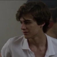 Chat with Niccolo Govender on SpicyChat.AI